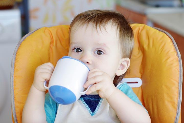 Cow Milk For Babies: Right Age, Benefits And Side Effects