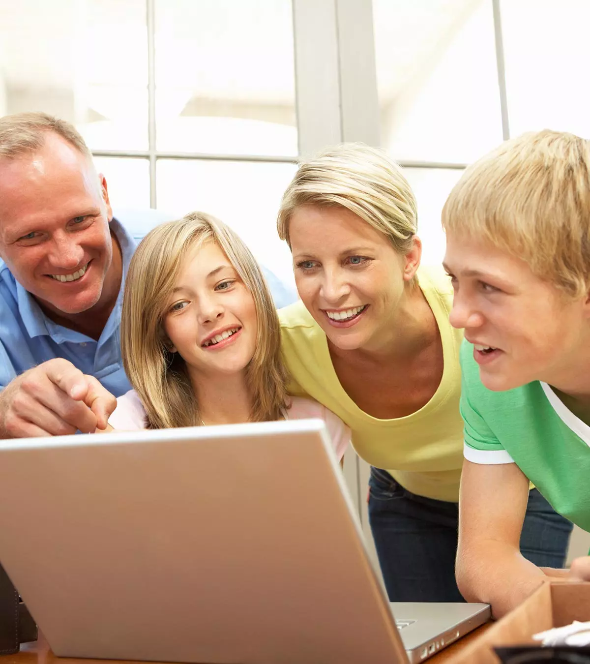 10 Tips To Increase Self-Confidence In Teenagers