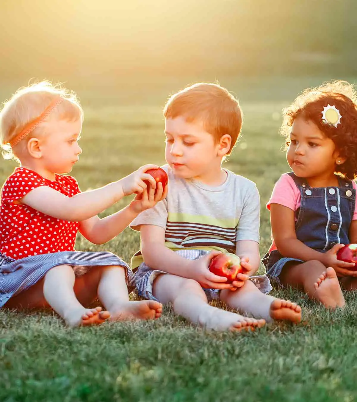 Apples For Kids: 7 Health Benefits & Simple Recipes