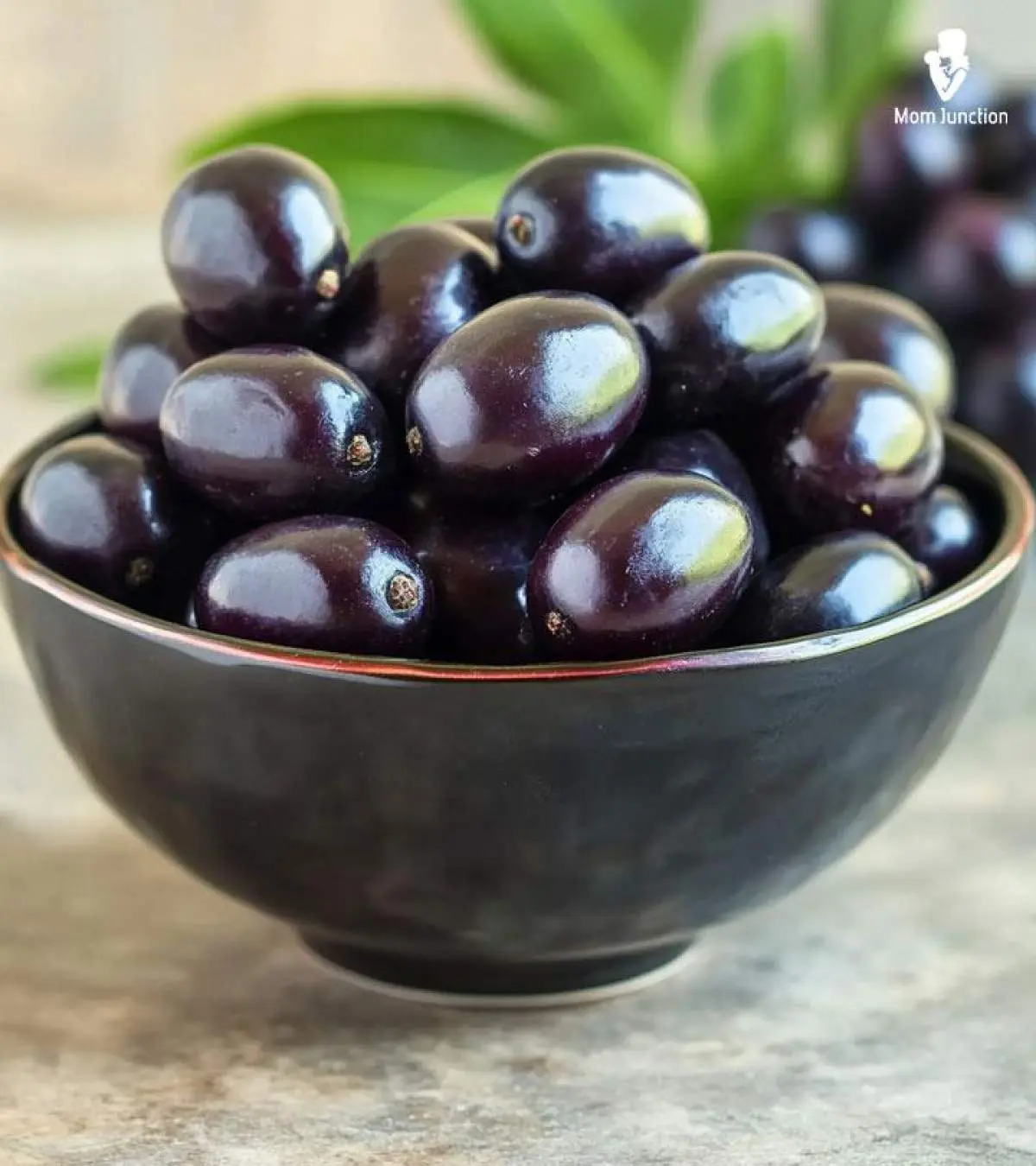 Jamun During Pregnancy: 6 Health Benefits & Safe Intake