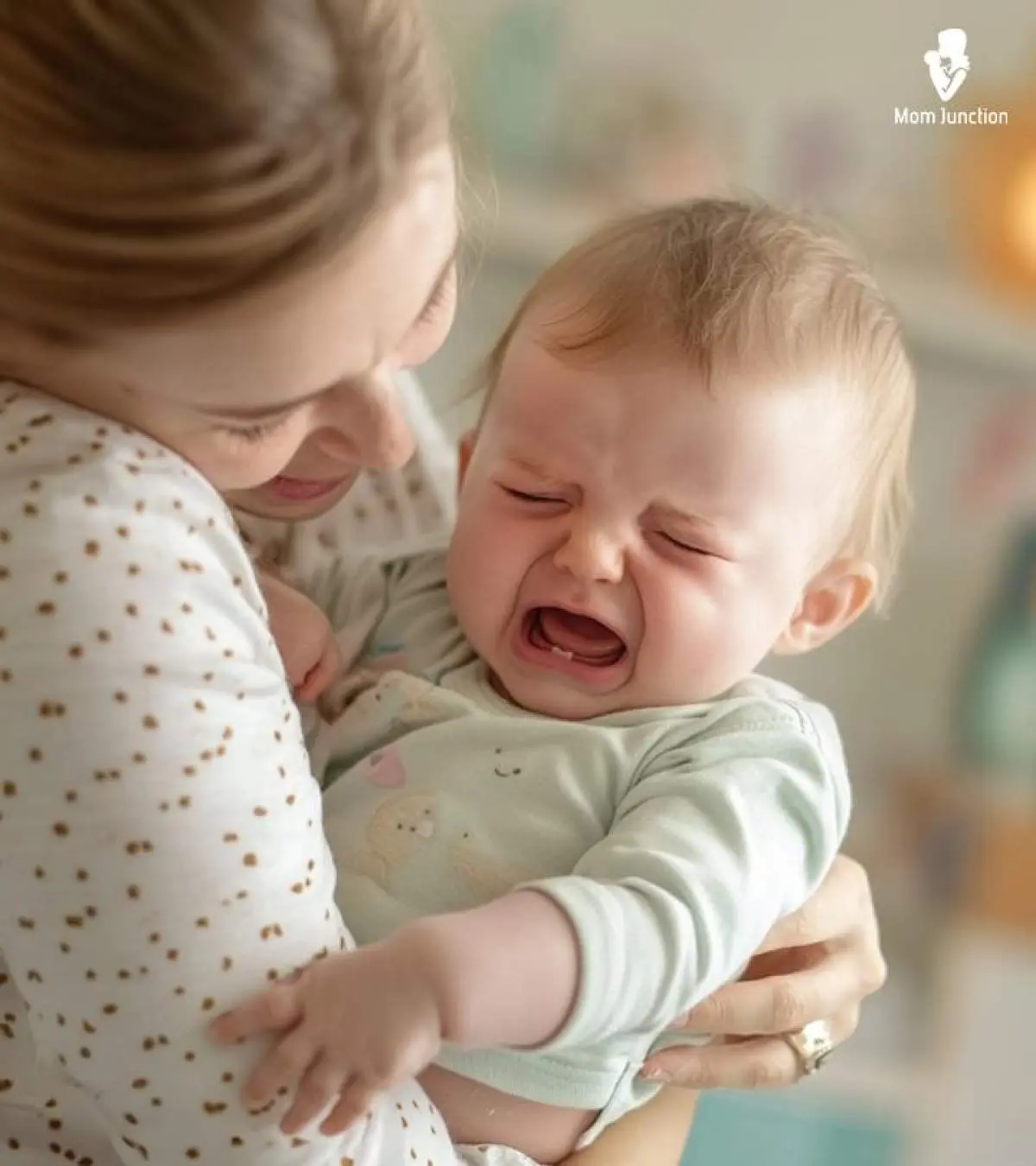 Baby Arching Back: 11 Reasons & How To Help