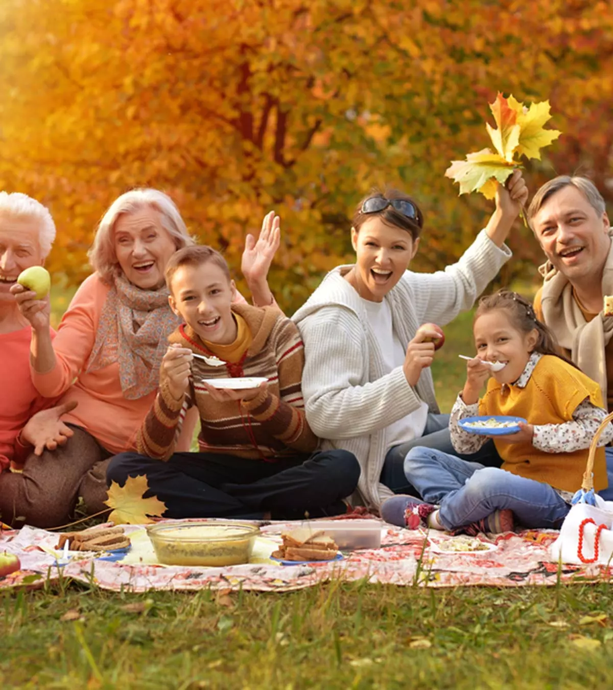 Family Reunion Ideas: Essential Guide For Themes, Games & Food