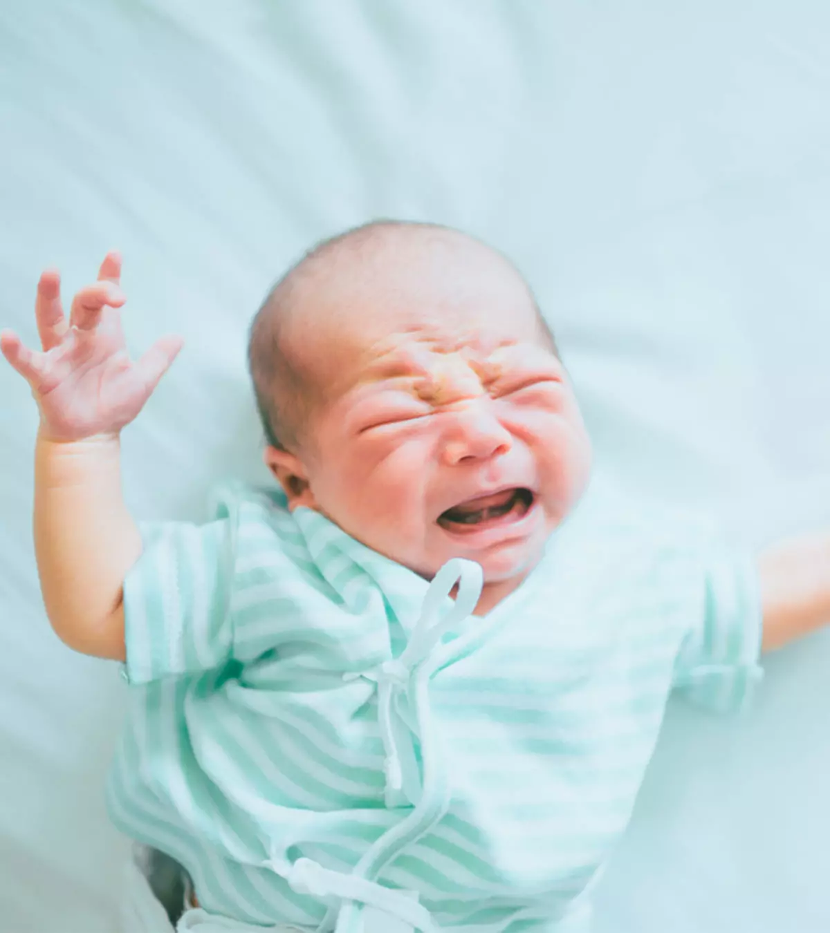 Moro Reflex In Babies: Your Guide To Signs, Triggers & Relief