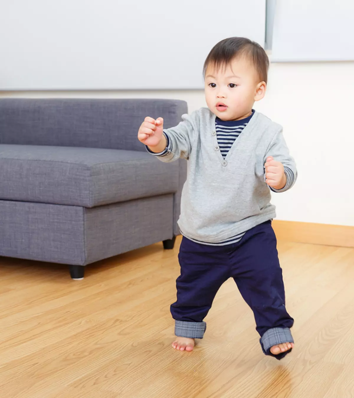 Stepping Reflex In Babies: Timeline, Signs, And 8 Reflexes