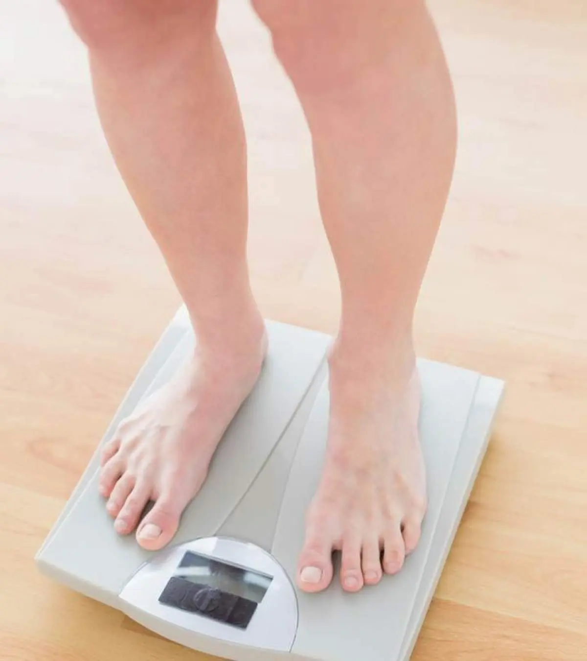 Weight Gain in First Trimester: How Much Is Normal And Risks