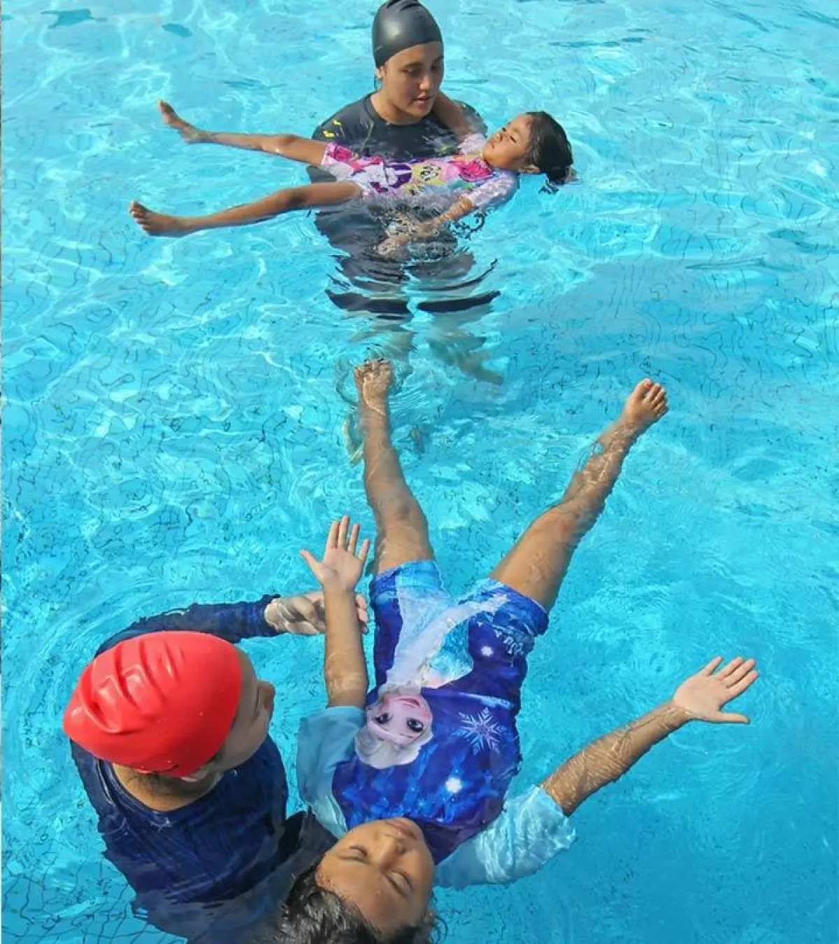 How To Teach Kids To Swim: A Complete Guide For Parents