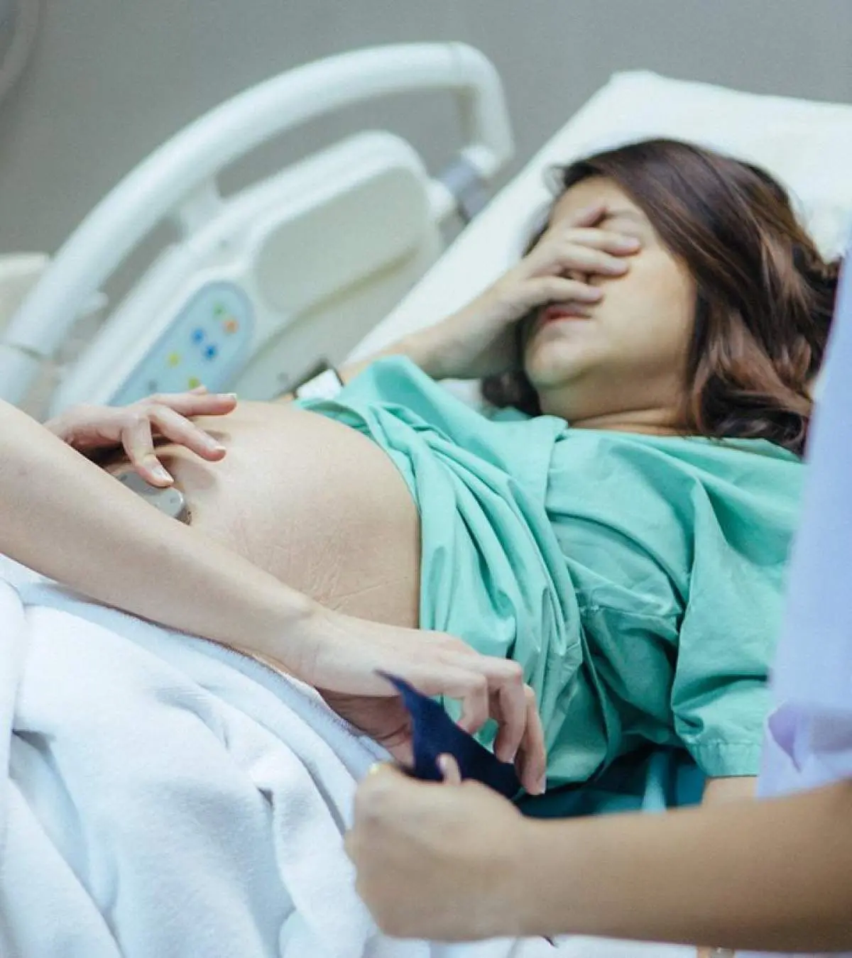 Childbirth Pain Relief: 10 Natural & Medical Options