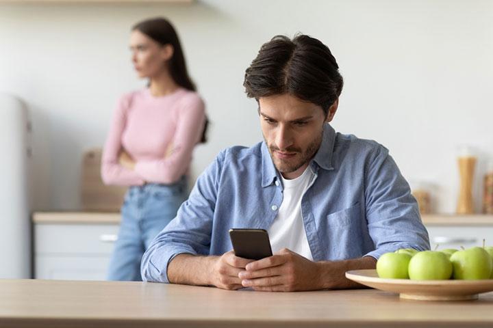 21 Subtle Signs He Is Seeing Someone Else