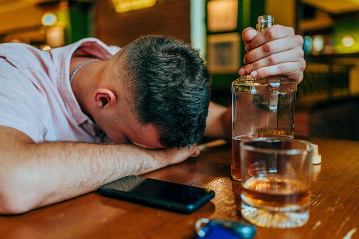 15 Notable Signs You Really Hurt Him And What To Do