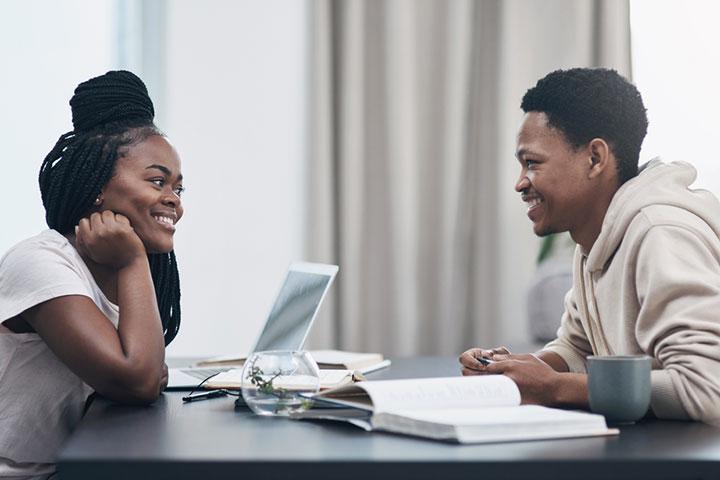 How Do You Tell Someone You Like Them? 8 Tips For Expressing Your Feelings