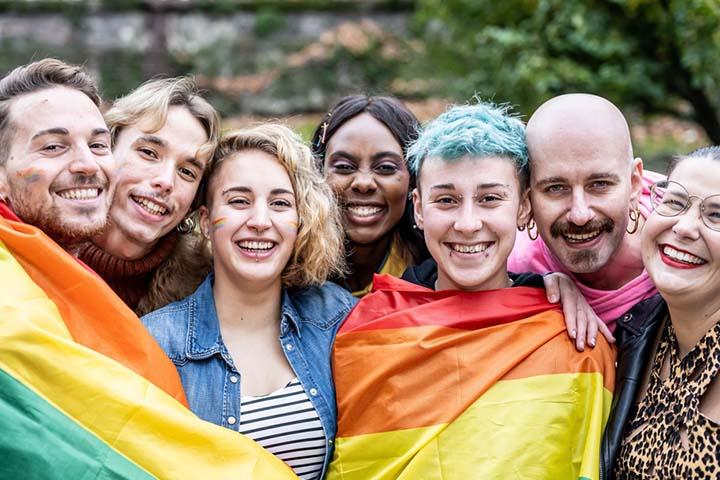 Am I Bisexual 8 Signs To Know And Common Misconceptions